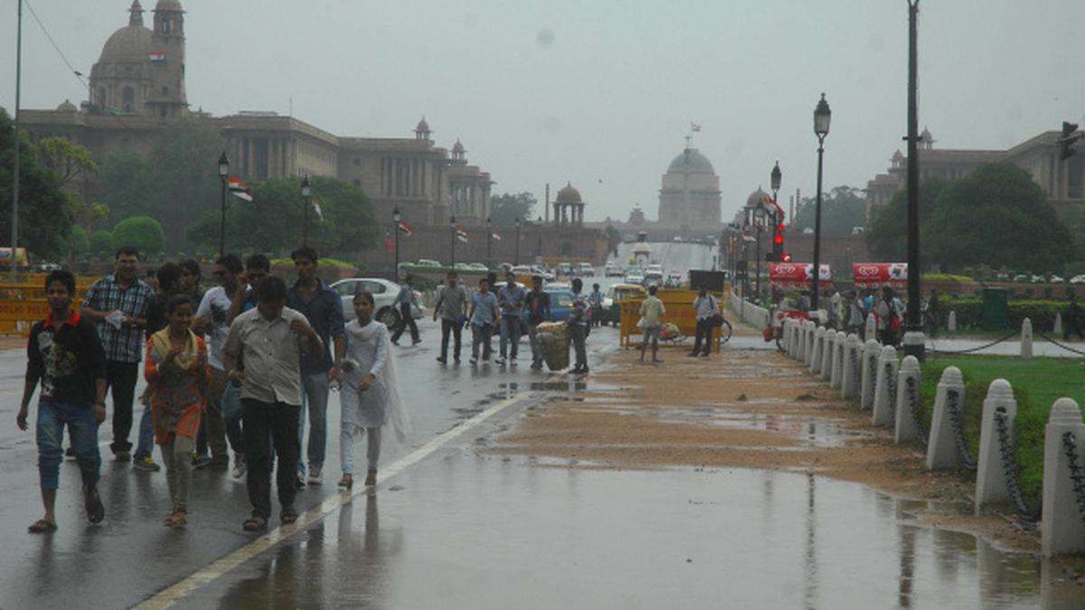Heavy rain lashes Delhi again - The Hindu