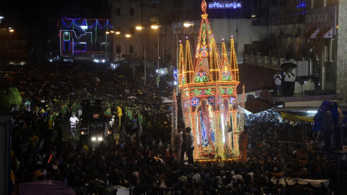 Lakhs of pilgrims throng Velankanni - The Hindu