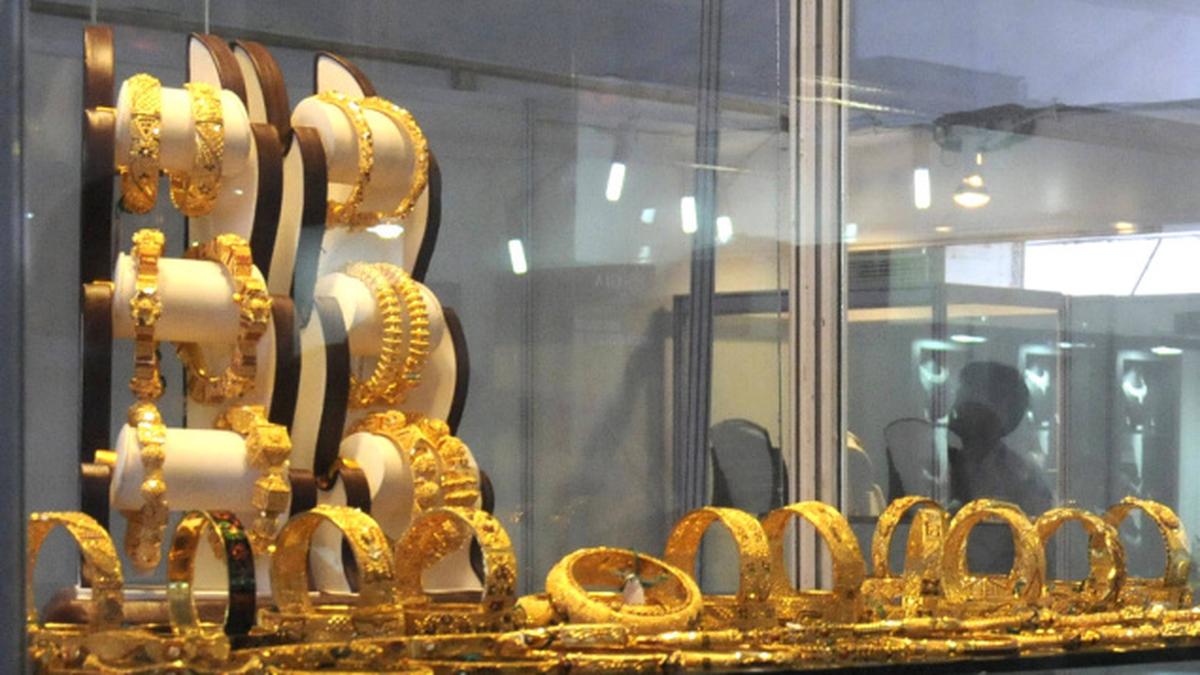 Gold hit fresh high of Rs 32,900 - The Hindu
