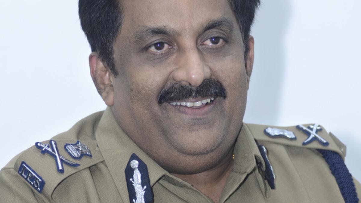 New top cop is conflict veteran - The Hindu