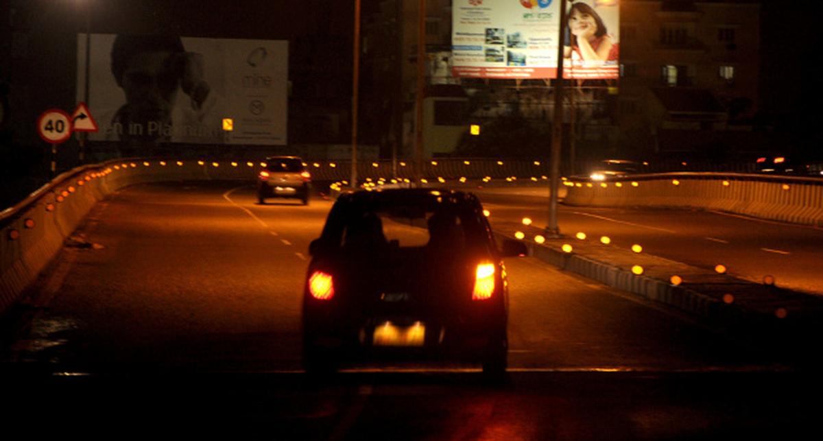 PVNR Expressway gets reflective median markers - The Hindu