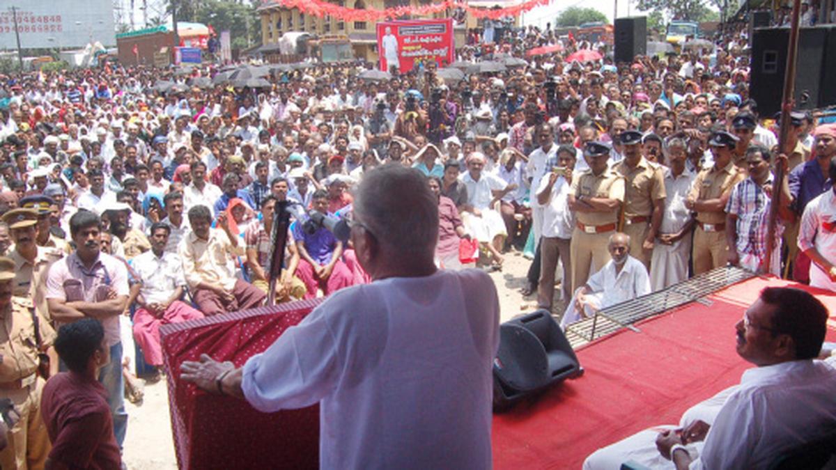 VS alleges corruption at Walayar check-post - The Hindu