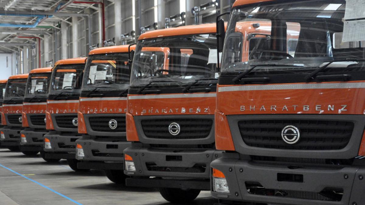 Daimler India set to clock sales of 10,000 trucks in 2014 - The Hindu