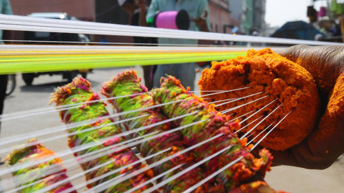 Manja makers of old city face hard times - The Hindu