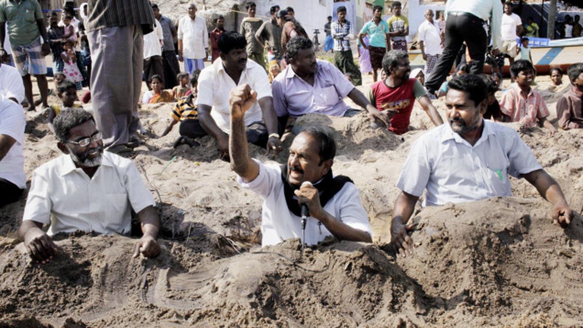 Bury the hatchet and join protest, Vaiko tells parties - The Hindu