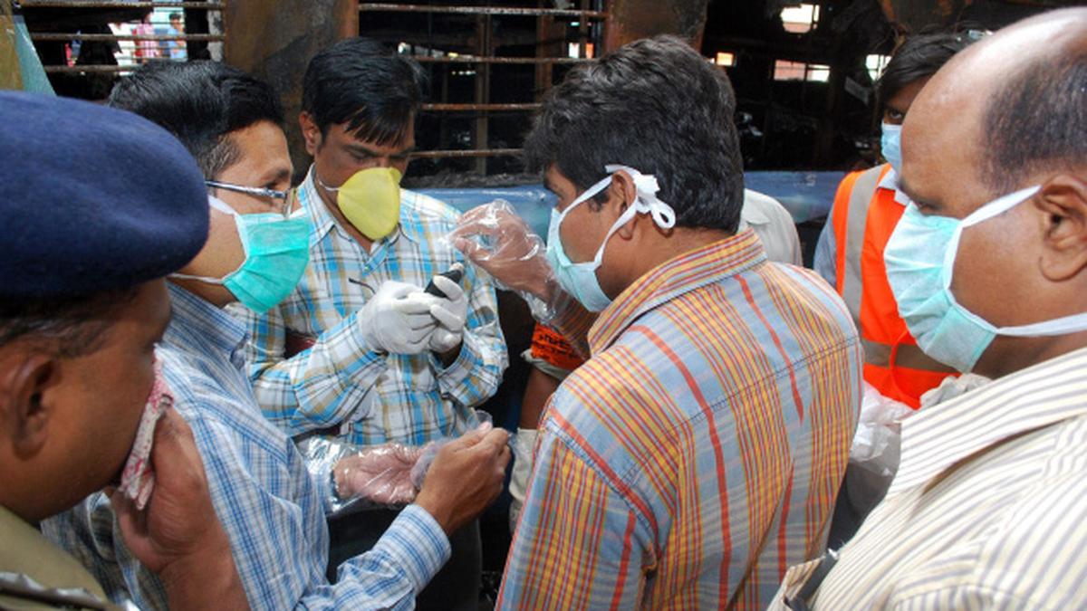 Forensic sleuths go over train - The Hindu