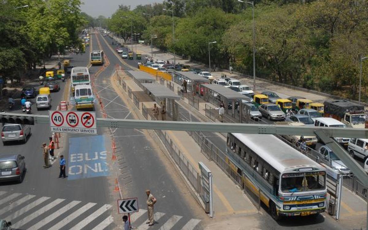 Trying to run Delhi’s BRTS off the road - The Hindu