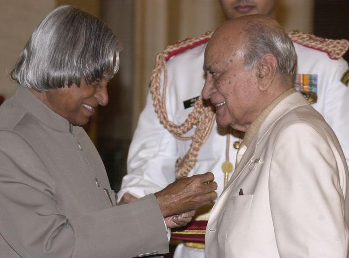 The curious case of A.K. Hangal - The Hindu