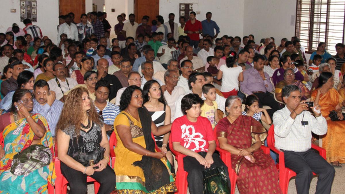 KV alumni, teachers revisit days of yore at maiden reunion - The Hindu