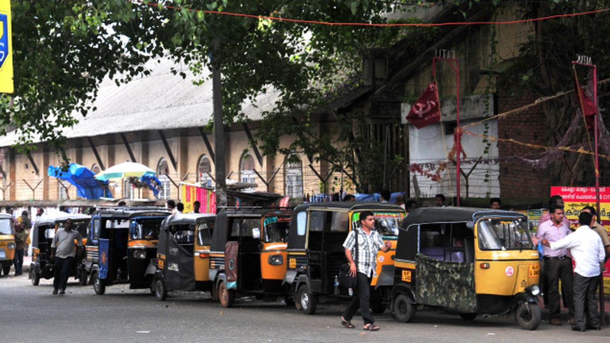 Now, identity cards for autorickshaw drivers - The Hindu