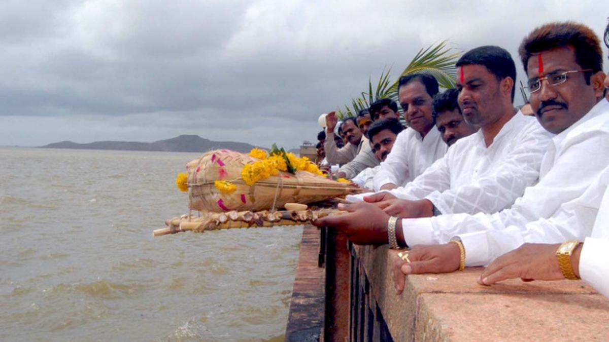Karnataka pays for rain rituals - The Hindu