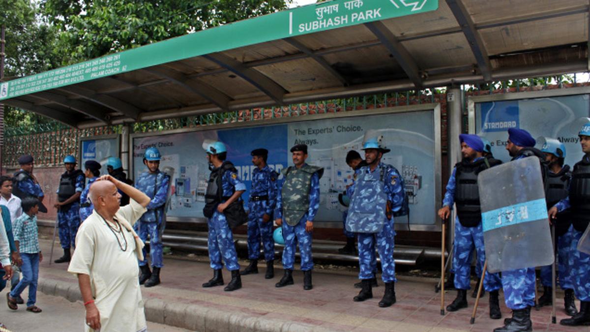 High drama at Akbarabadi mosque site - The Hindu