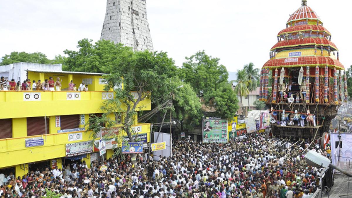 Thousands draw Andal Temple car - The Hindu