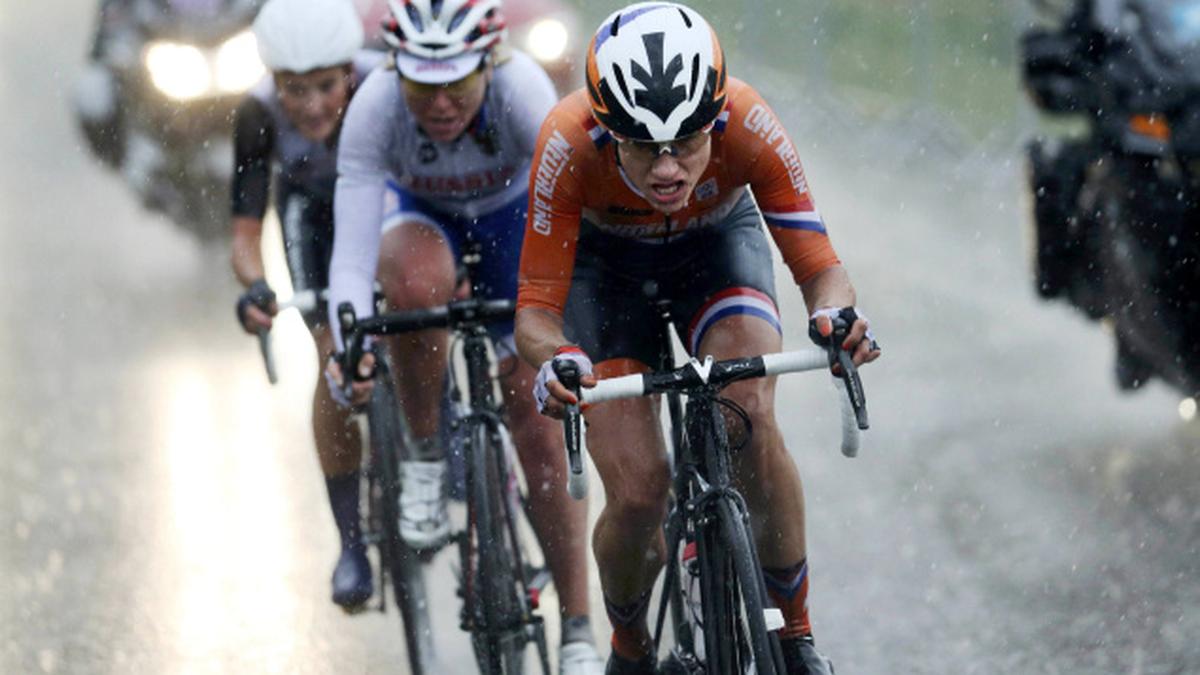 Netherlands’ Vos wins gold in dramatic women’s road race - The Hindu