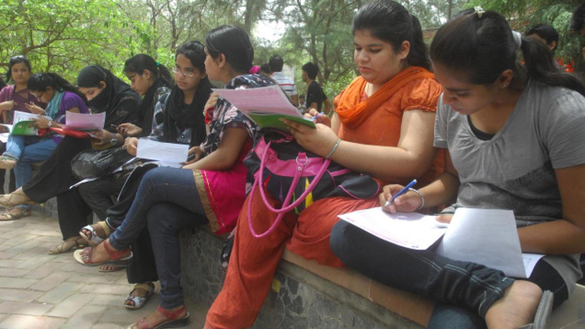 Listlessness pervades over DU on Day Two of admissions - The Hindu