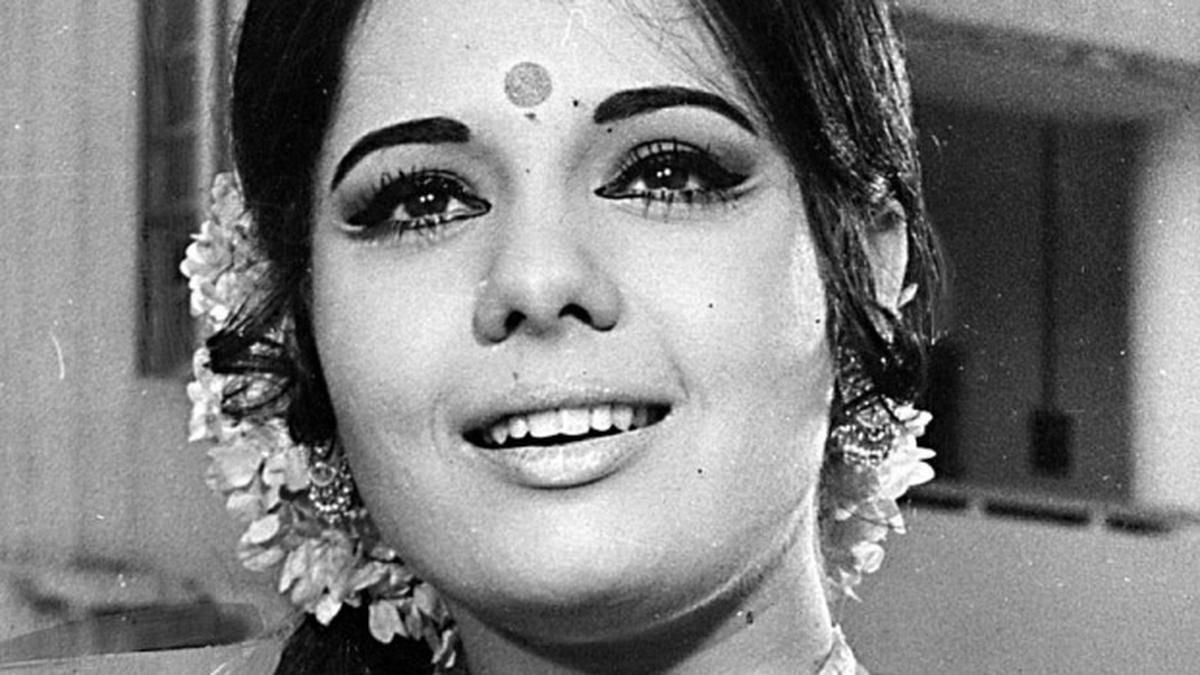 Sachaa-Jhutha (1970) - The Hindu
