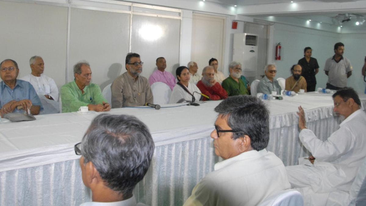 Singur panel hints at relaunching movement - The Hindu