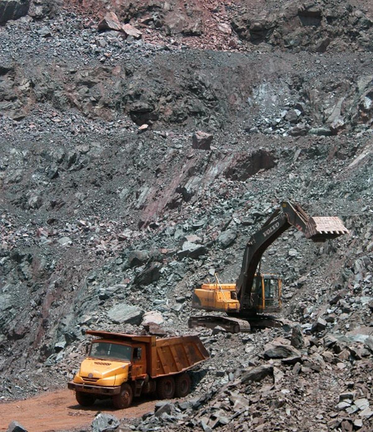 Supreme Court orders suspension of 19 mining leases in Bellary - The Hindu