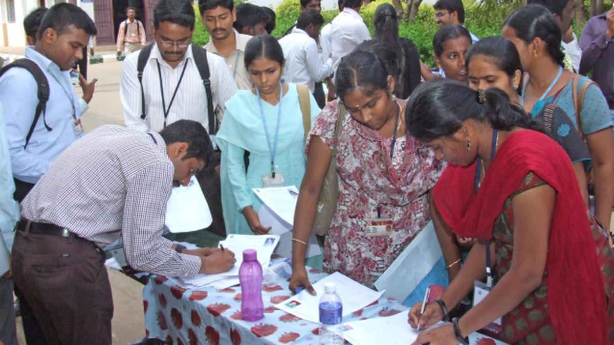 Over 800 turn up at job fair under CII initiative - The Hindu