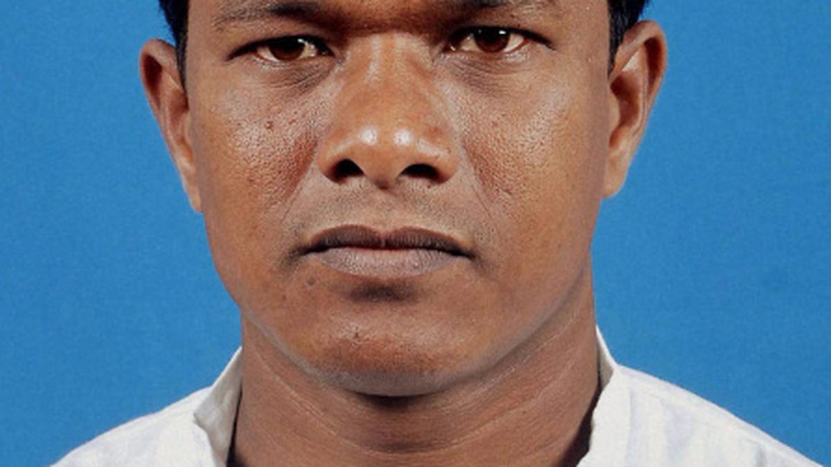 Naveen Patnaik reaches out to Hikaka's family - The Hindu