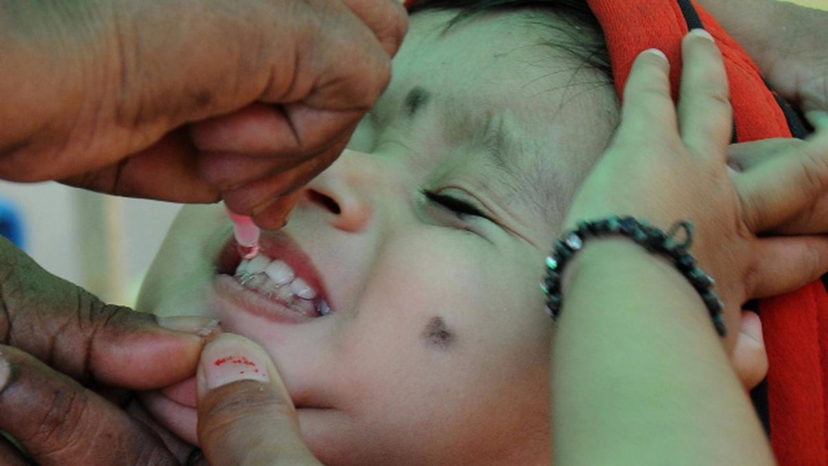2.98 lakh children given polio drops - The Hindu