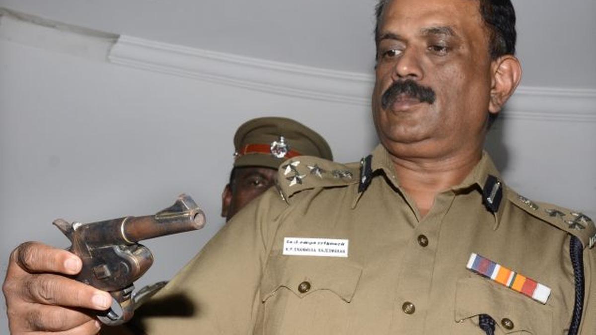 Student from Bihar held with gun - The Hindu