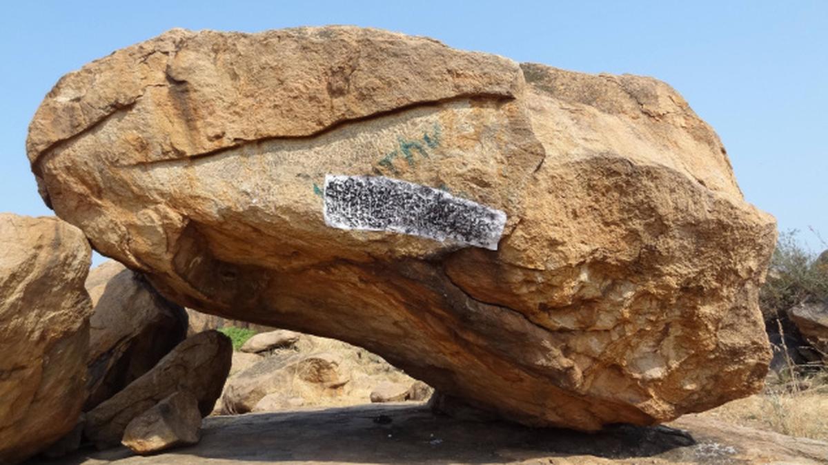 2,200-year-old Tamil-Brahmi inscription found on Samanamalai - The Hindu