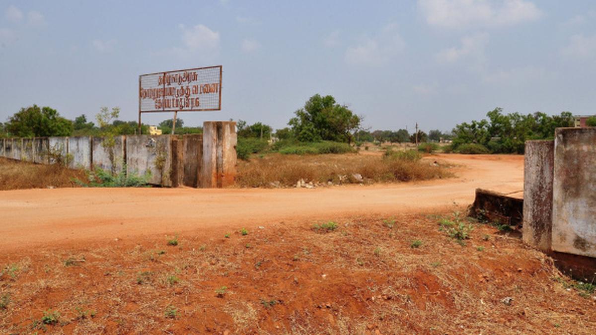 Thoppur Hospital languishes in isolation - The Hindu