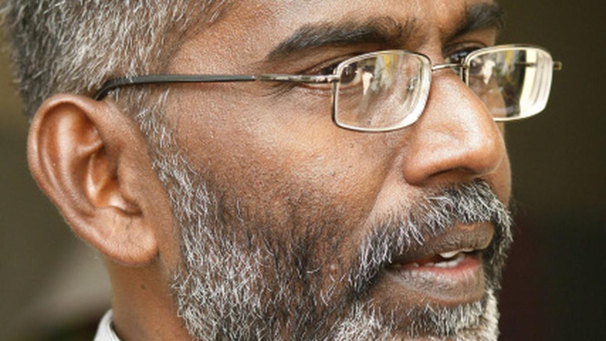 Home Ministry officials search Udayakumar’s office - The Hindu