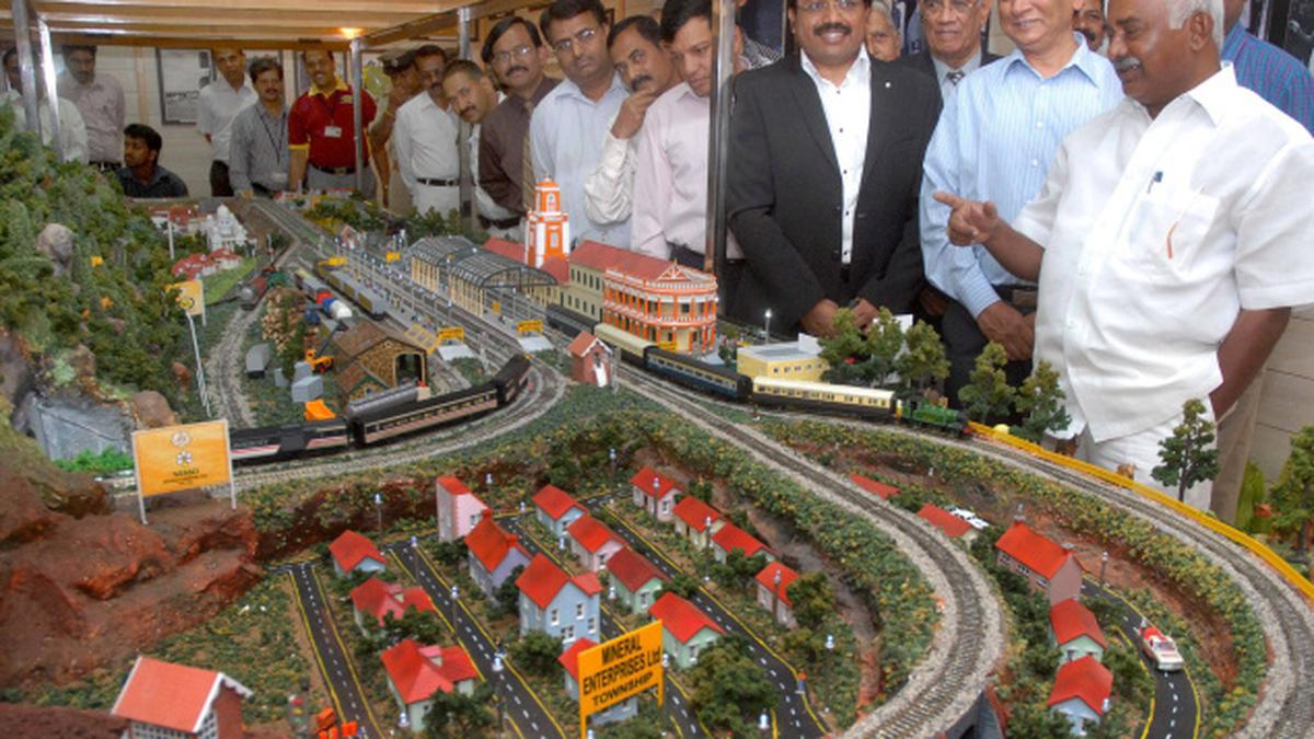 Mysore division unveils its model railroad layout - The Hindu