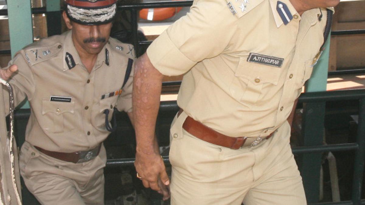 India wants Italian ship captain to surrender - The Hindu