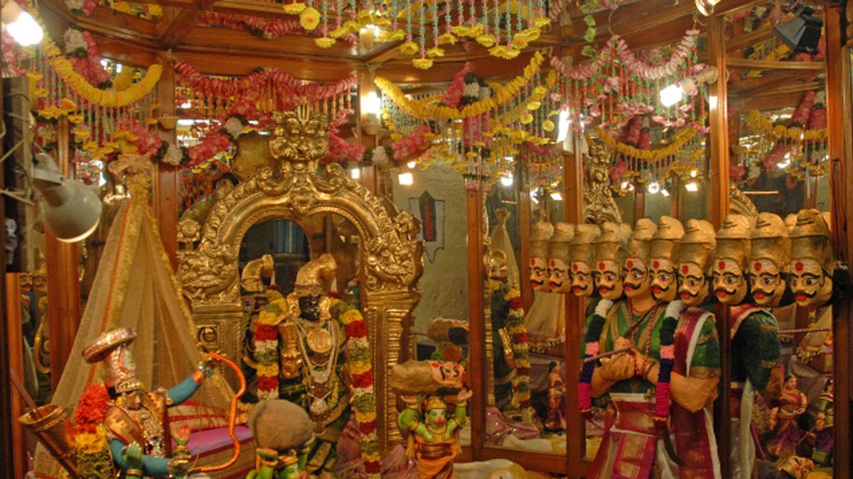 Aandal's ‘Atkaravadisal,' Nachchiyar's Roti - The Hindu