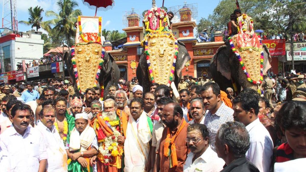 Erumeli witnesses Pettathullal - The Hindu