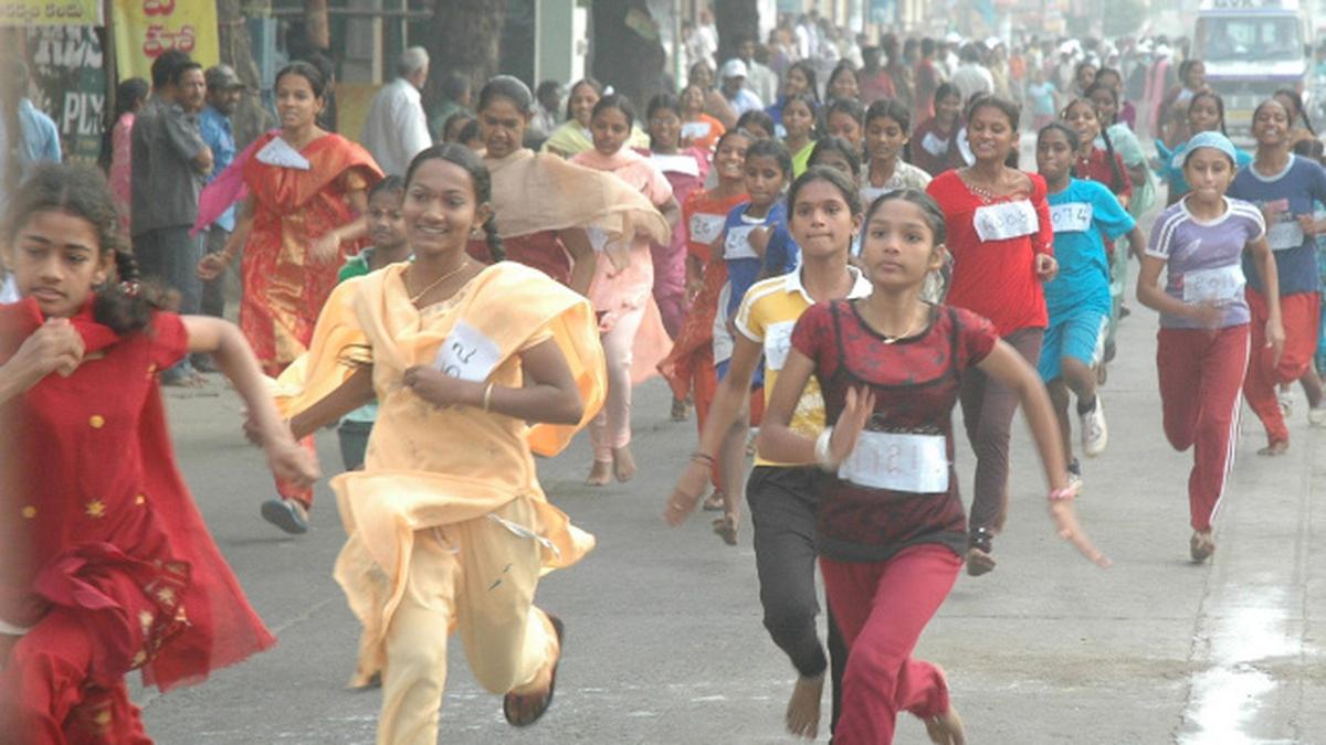 Athletes take part in 5-K run competition - The Hindu