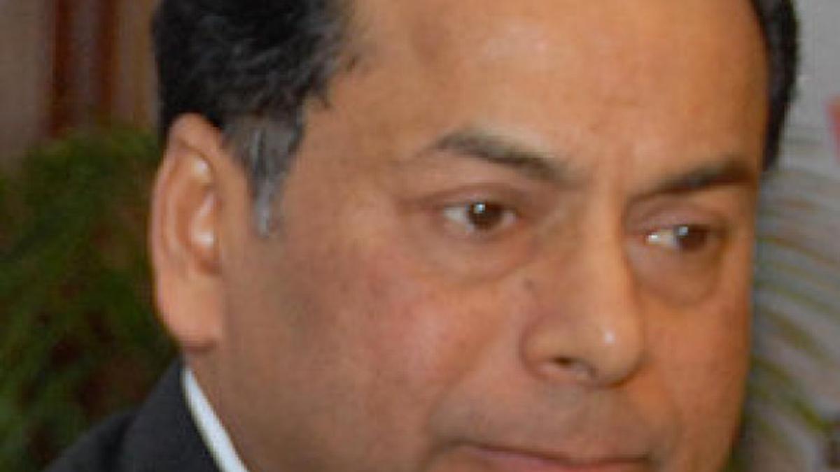 Chairman Ravi Ruia quits Essar Energy - The Hindu