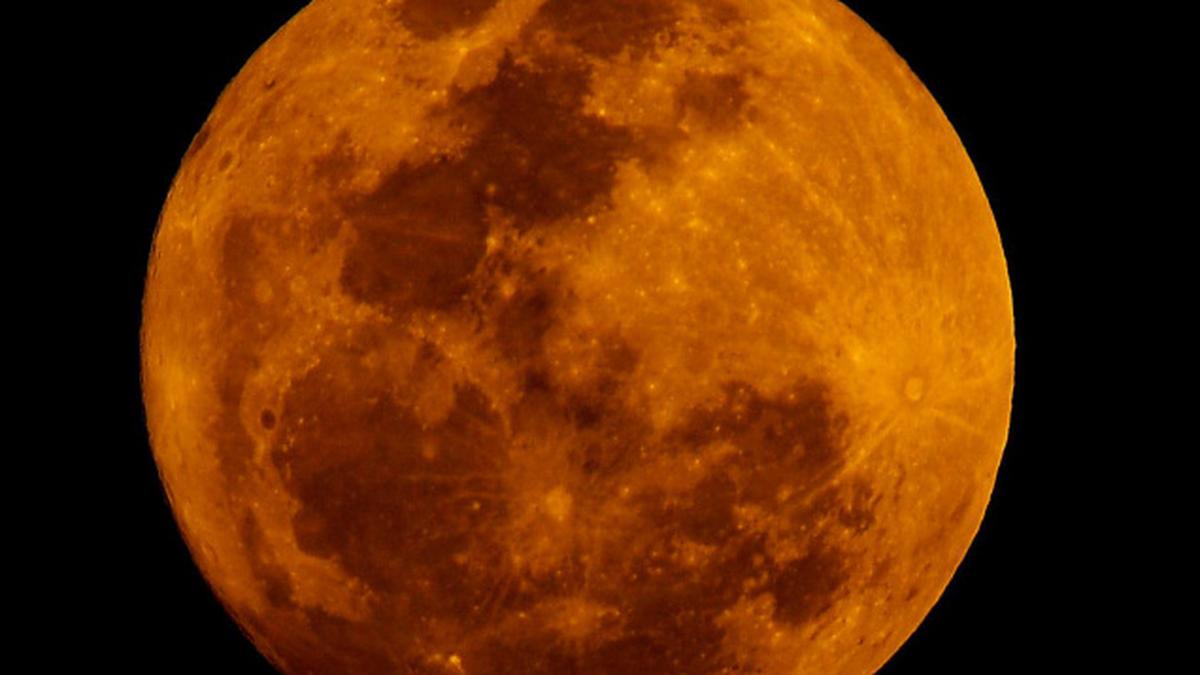 Ancient lunar dynamo may explain magnetised moon rocks - The Hindu