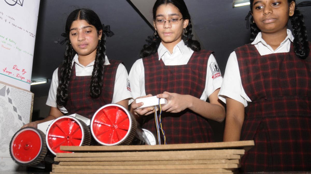 Students put up an impressive show with their science models - The Hindu