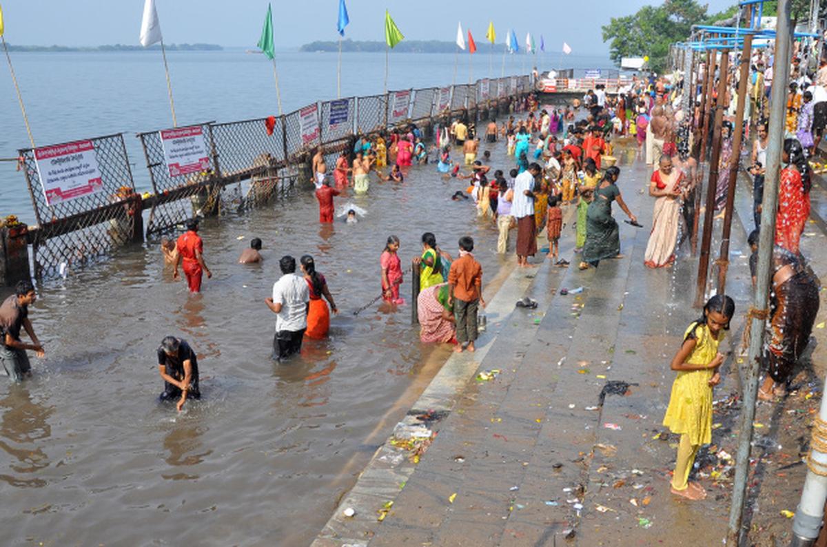 Unhygienic conditions welcome devotees at Durga Ghat - The Hindu