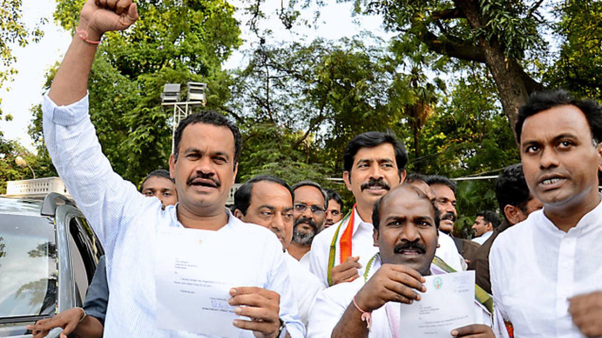 Komatireddy resigns - The Hindu