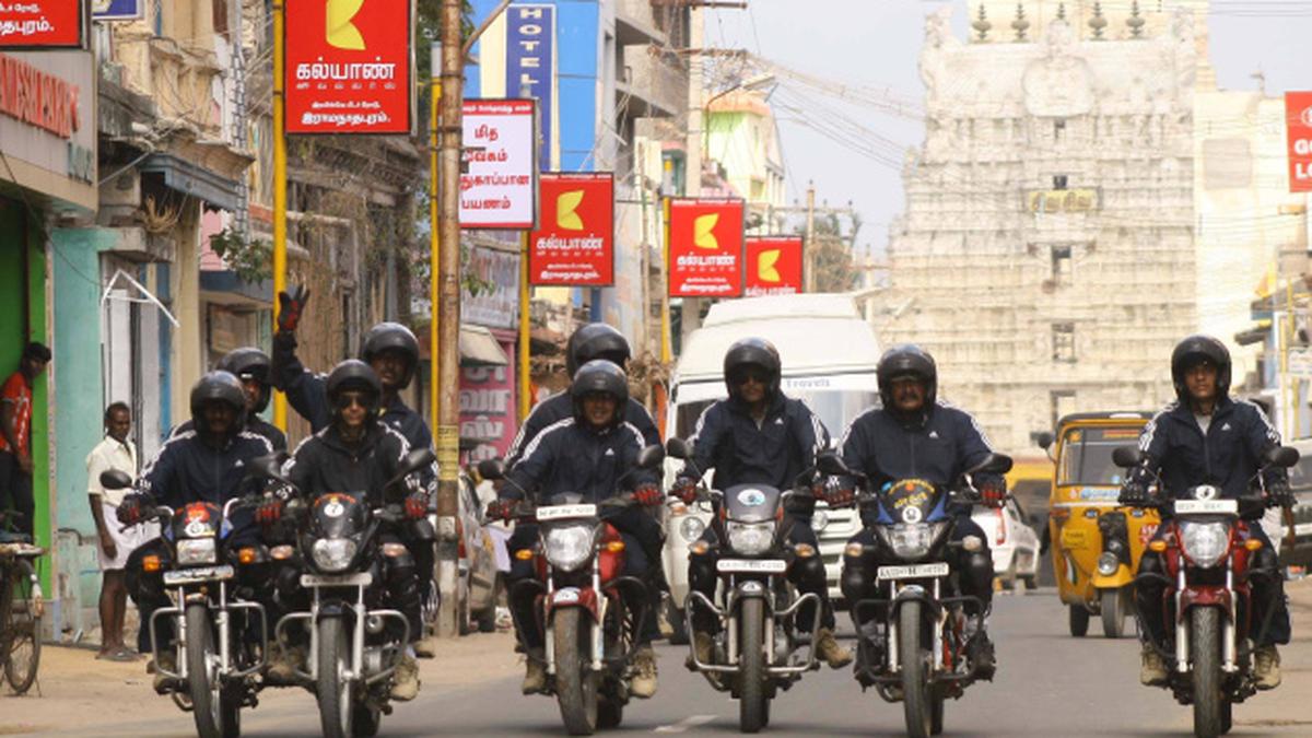 IAF's motorcycle expedition reaches Rameswaram - The Hindu