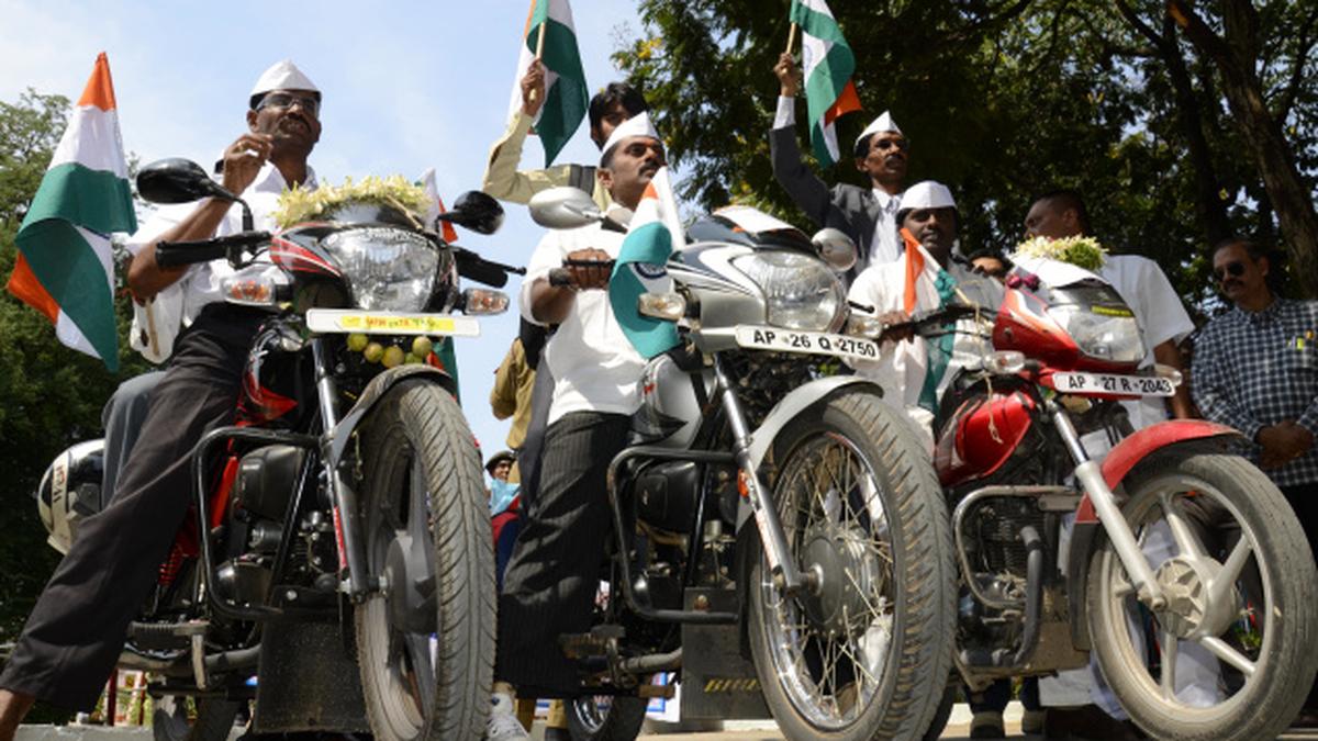 Bike rally from city to Rajghat flagged off - The Hindu