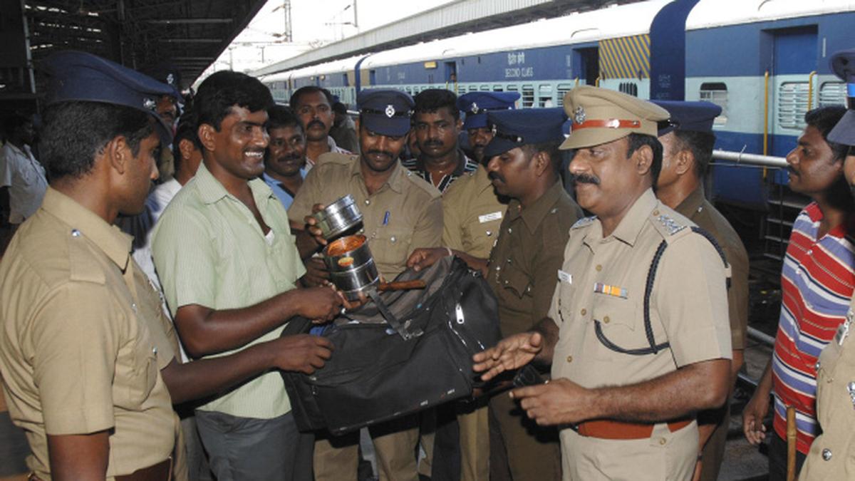 Security strengthened at railway stations ahead of Deepavali - The Hindu