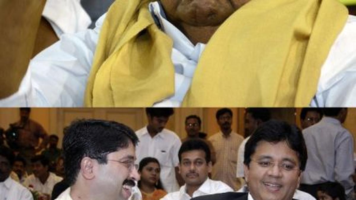 Karunanidhi backs Maran brothers - The Hindu