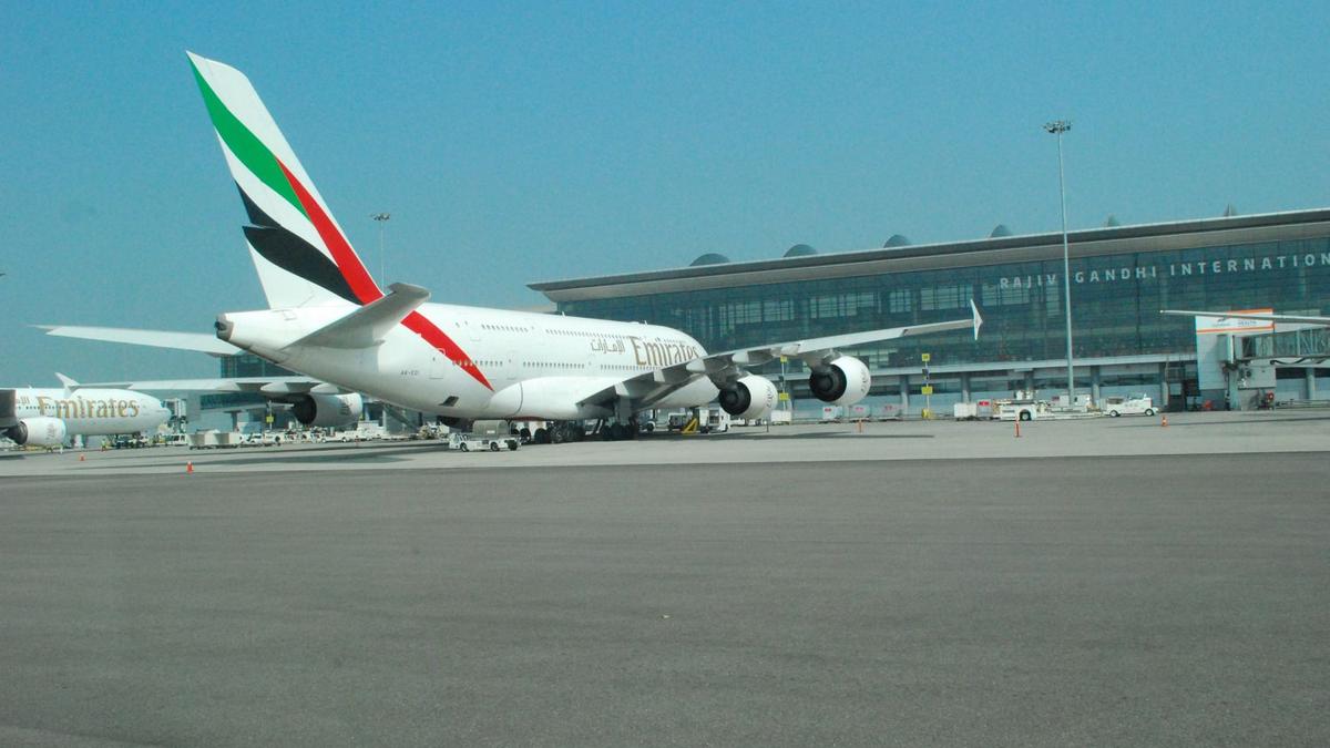 Bangkok - Dubai Emirates flight makes emergency landing in Hyderabad ...