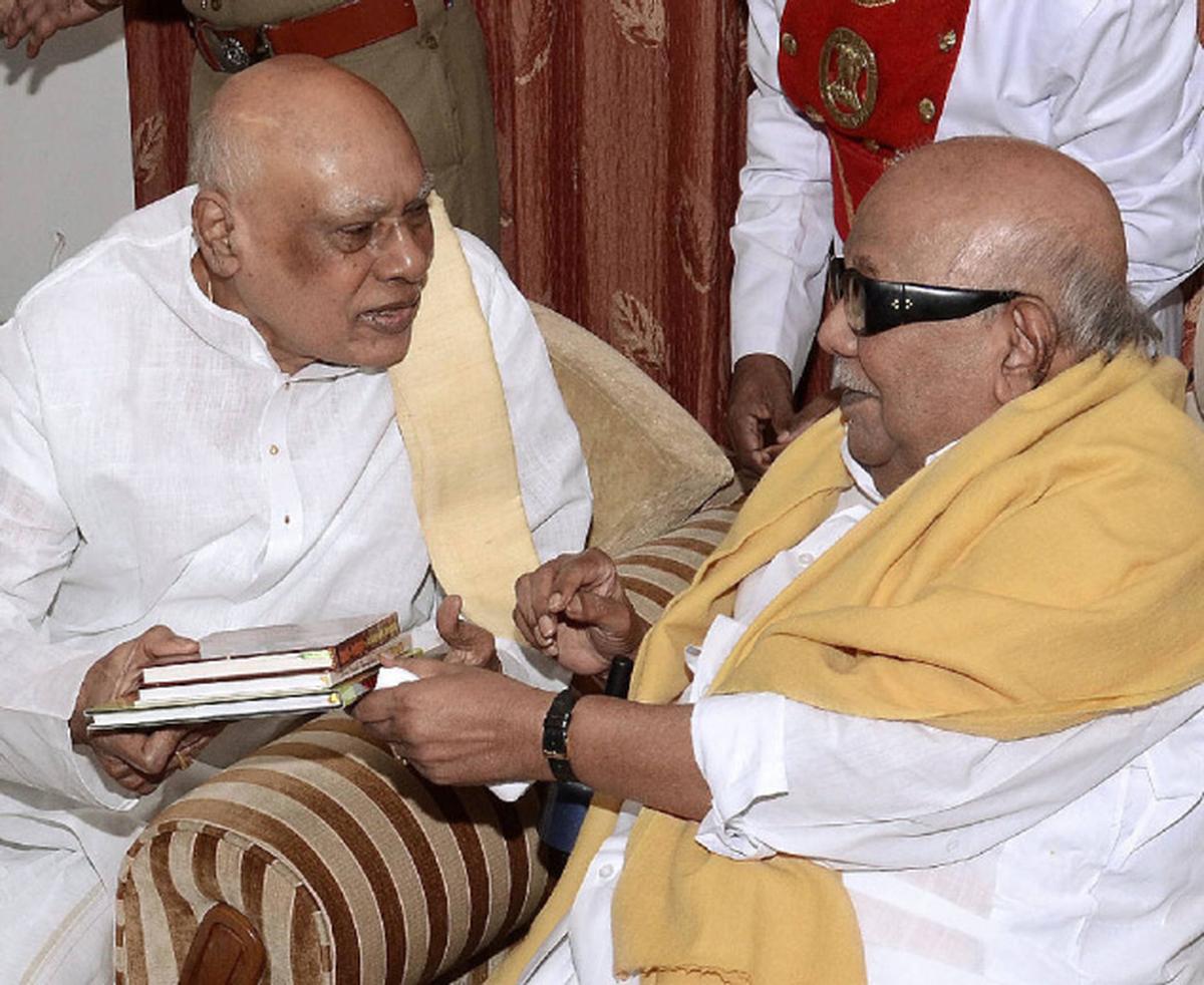 Karunanidhi calls on Rosaiah - The Hindu