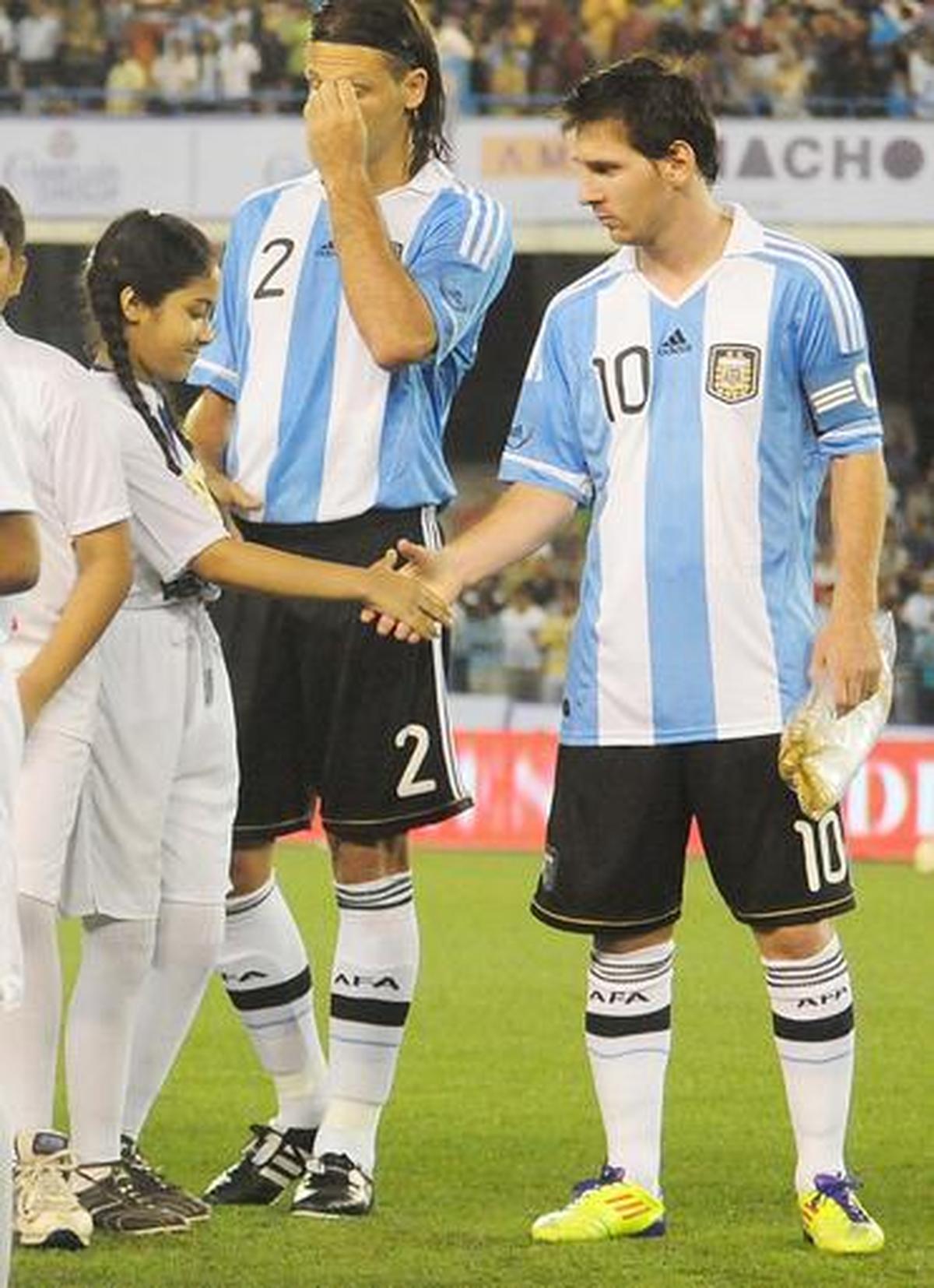 Messi captivates adoring Kolkata audience - The Hindu