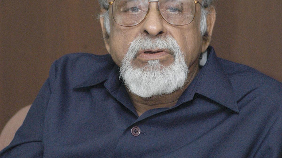 Former PM Gujral comes out in support of Anna - The Hindu