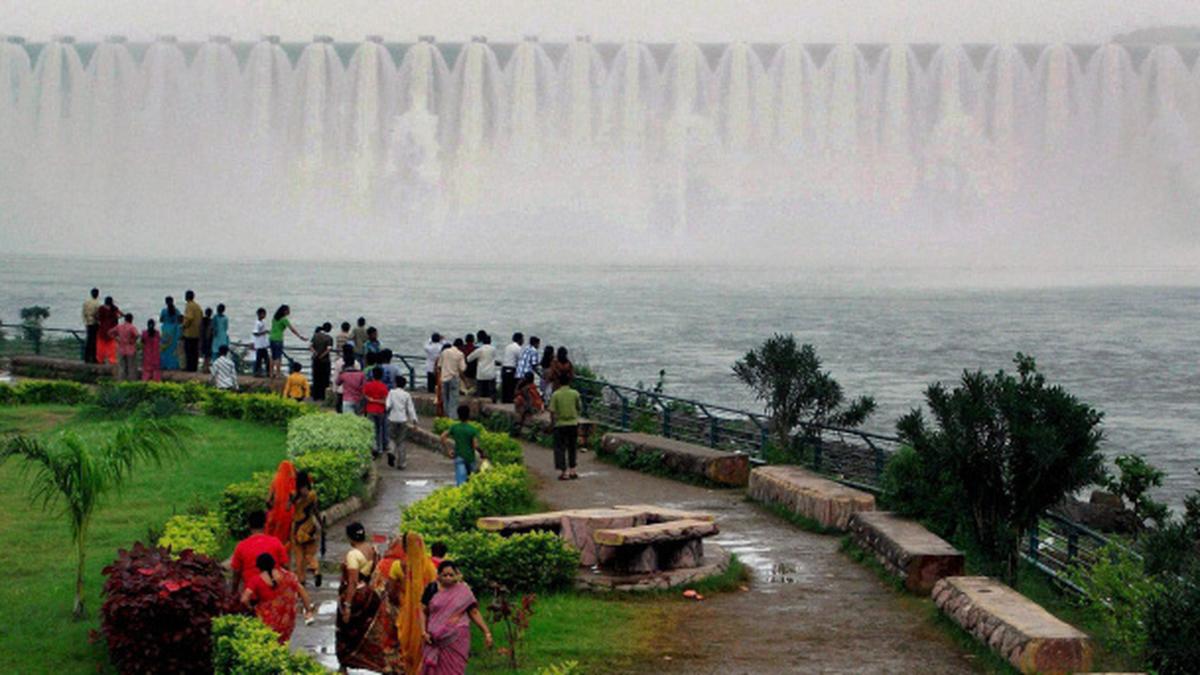 Downstream areas alerted as Narmada water rises - The Hindu