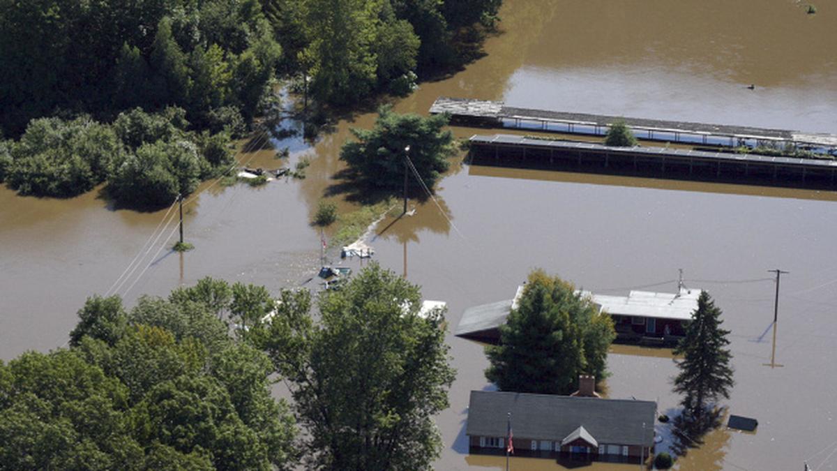 Irene's death toll rises; U.S. towns battle floods - The Hindu