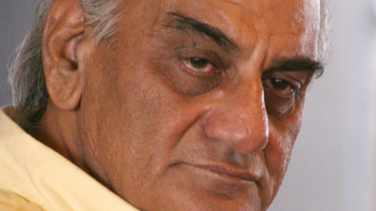 Filmmaker Mani Kaul dead - The Hindu